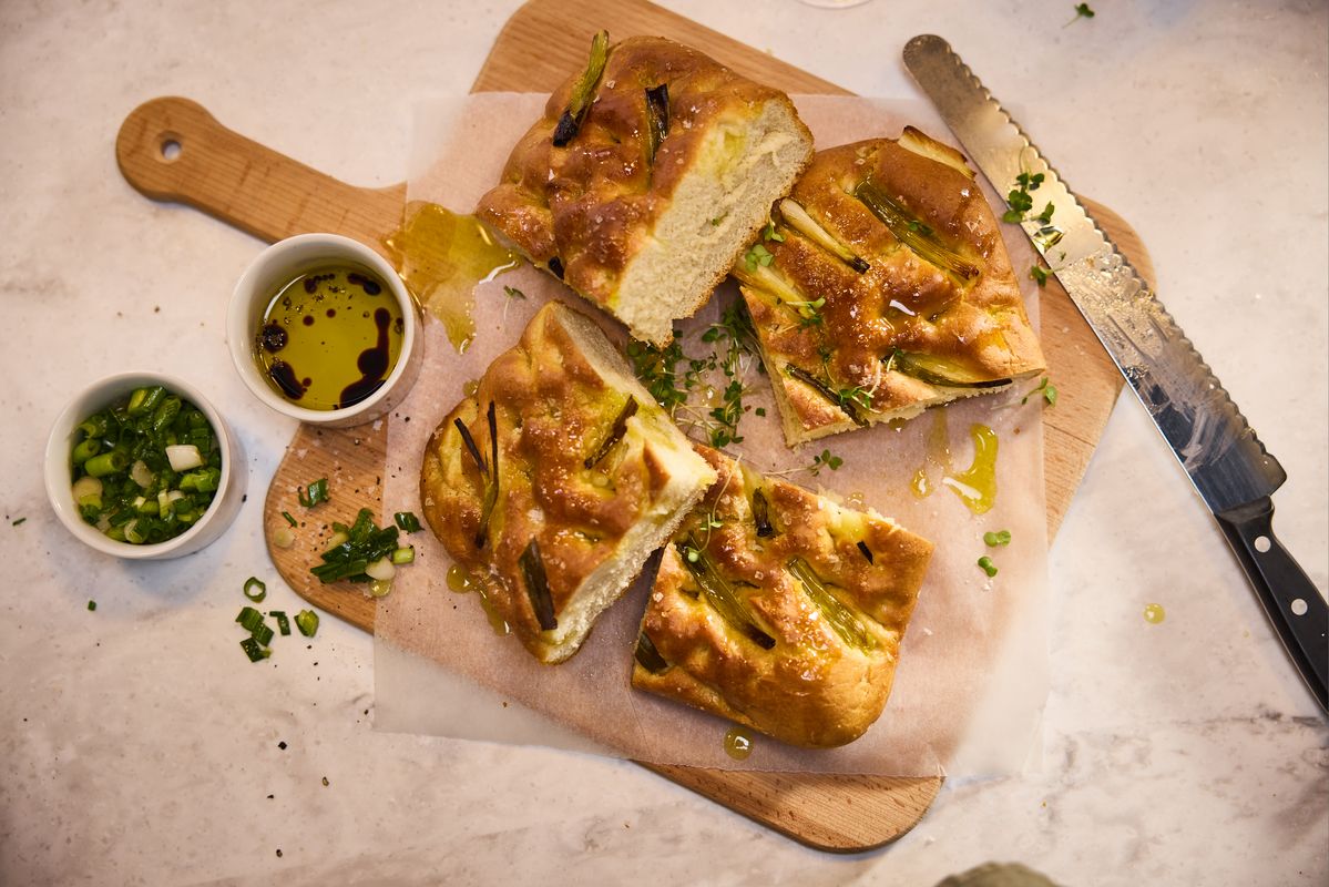 Quick Focaccia with Spring Onion | NEFF